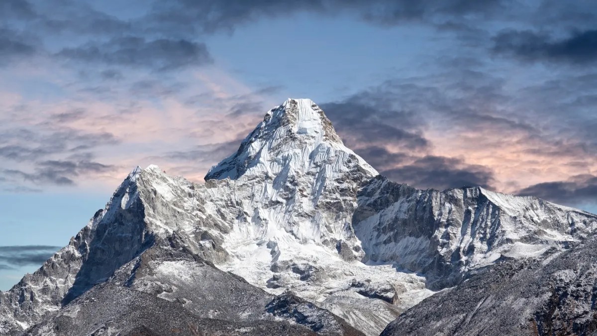 Ama Dablam Nepal: Location, Height, Difficulty & Comparison